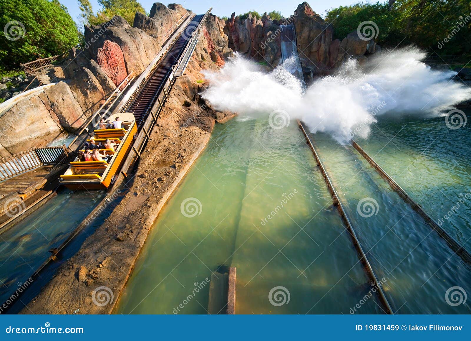 Tutuki Splash editorial stock image. Image of round, adventure - 19831459