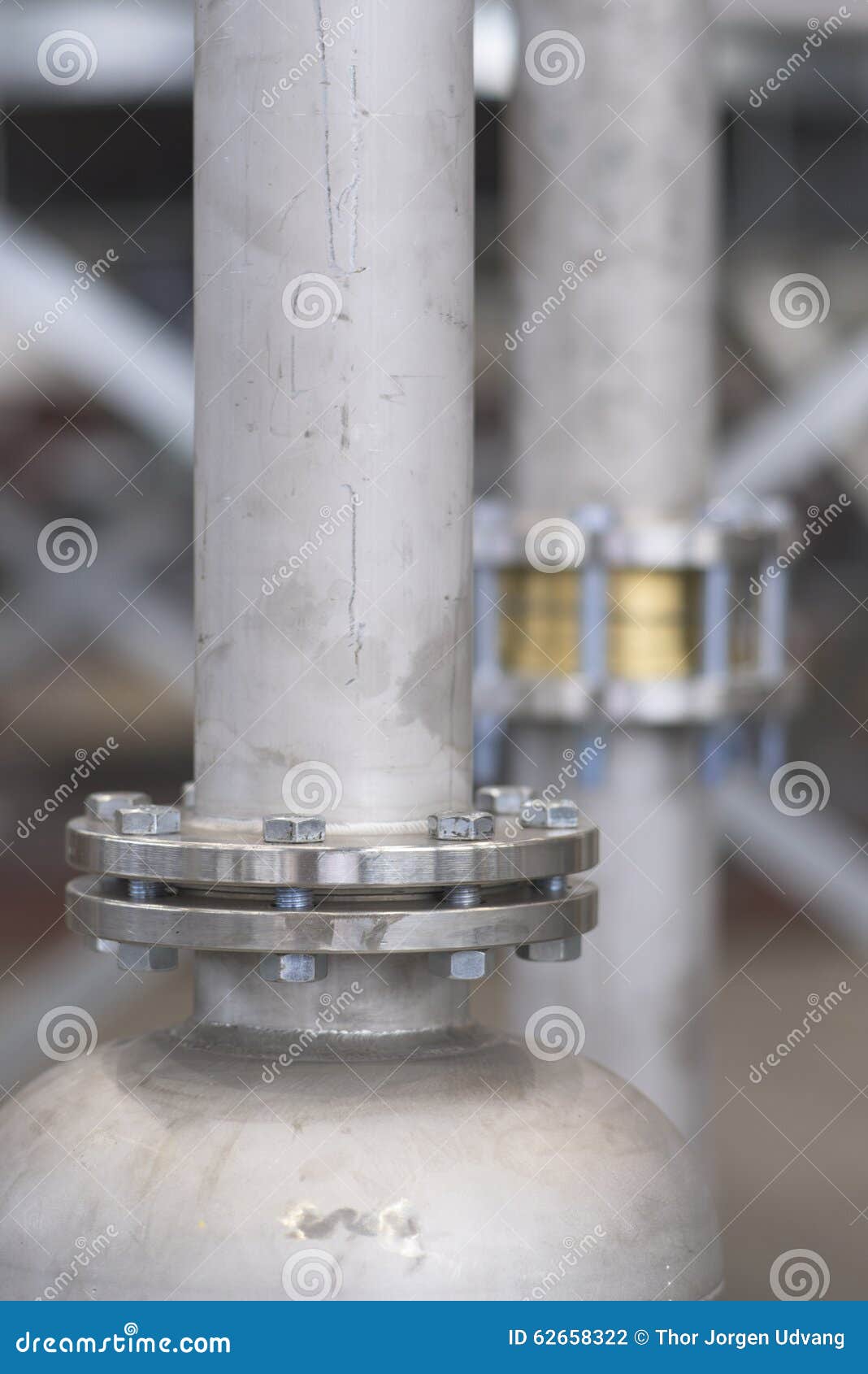 Tuyauterie D Acier Inoxydable Photos Stock - Téléchargez 1,199 Photos ...