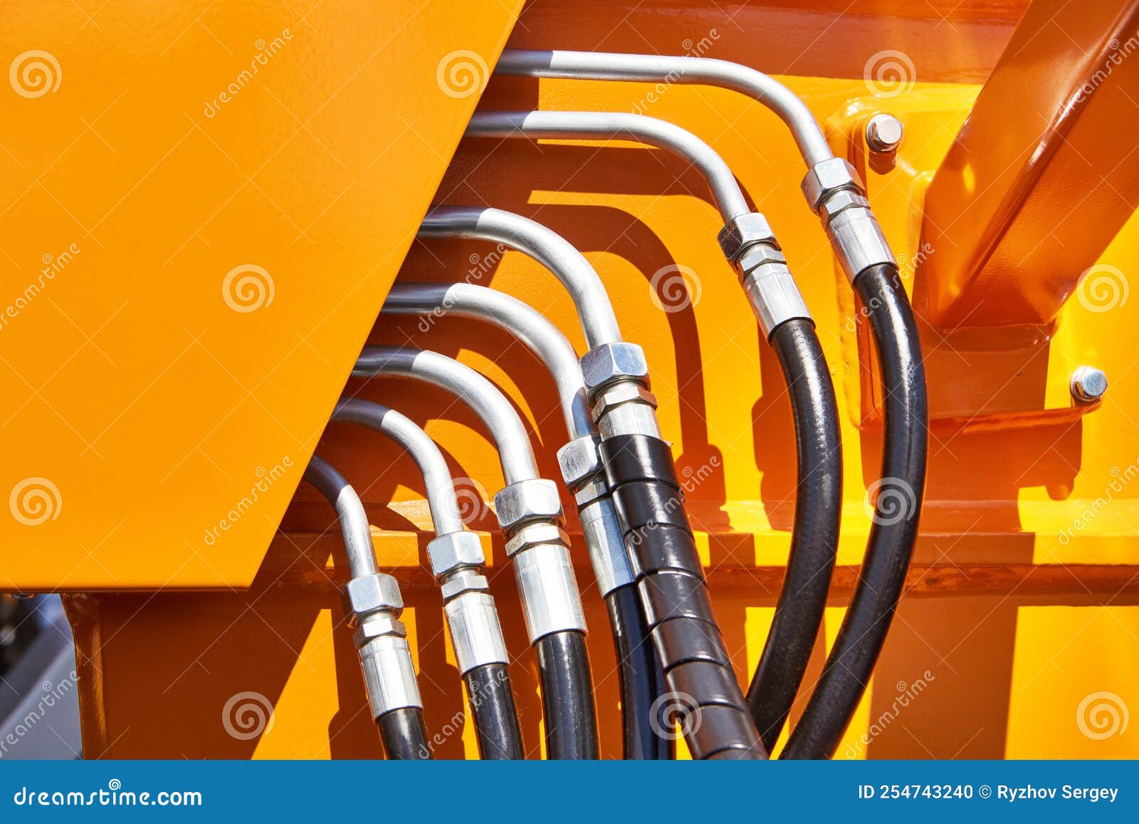 Tuyaux De Machine Hydraulique Photo stock - Image du excavatrice ...