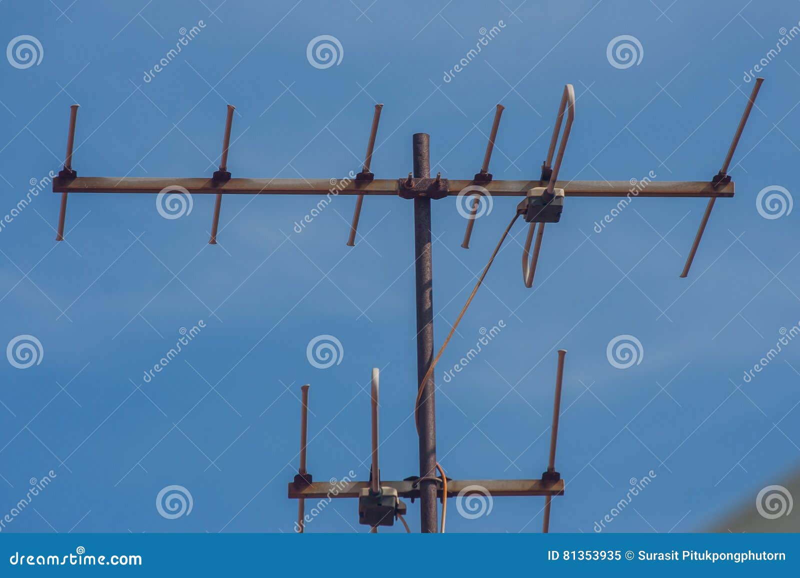 TV antenna with blue sky. stock image. Image of broadcast - 81353935