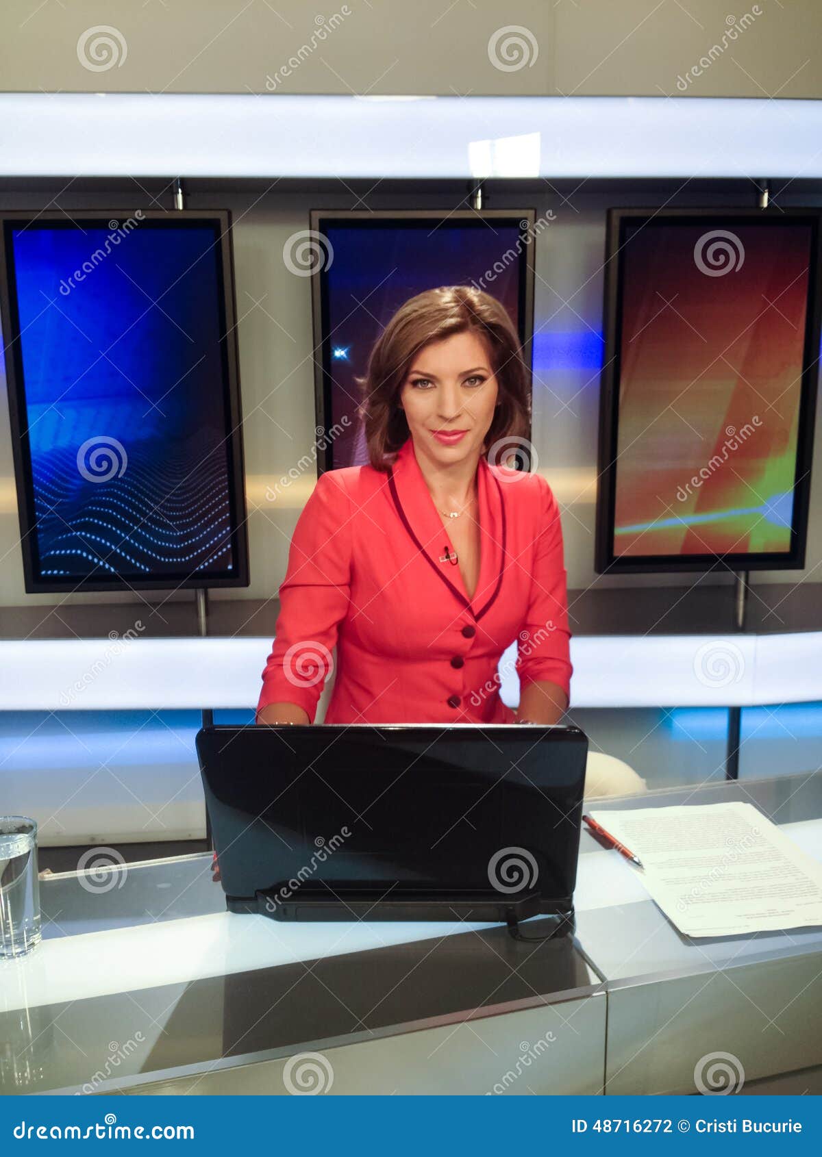 TV Reporter Presenting the News Stock Photo - Image of read, media ...