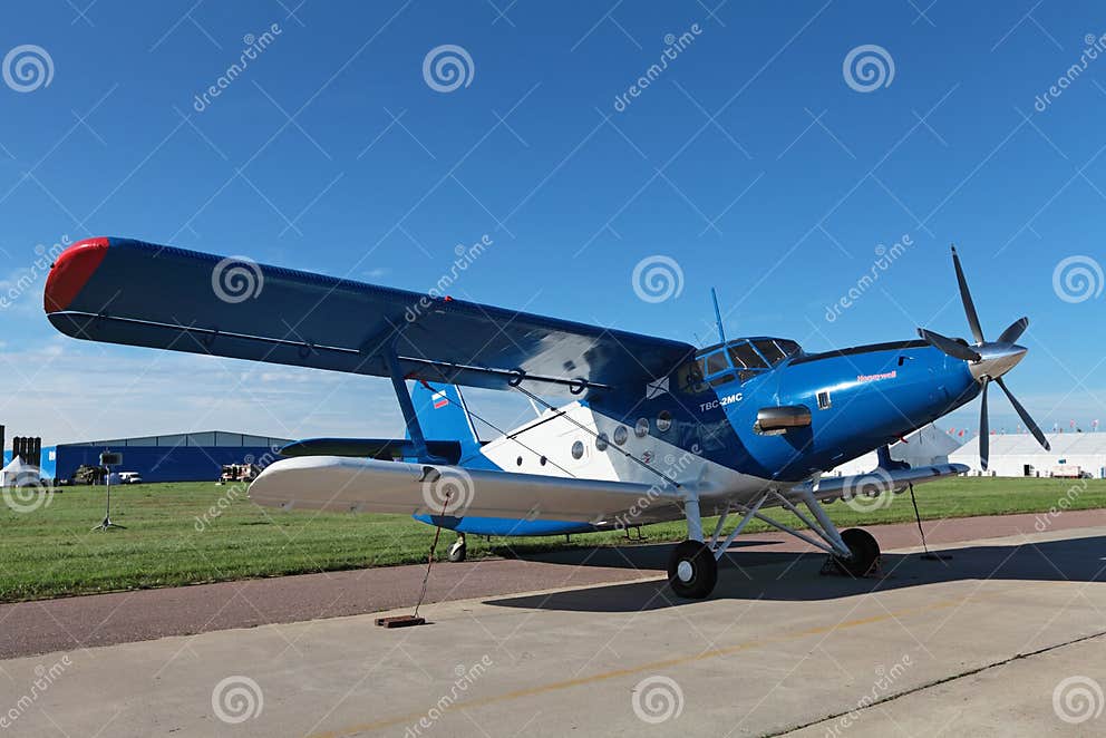 An-2 TVC-2MC imagen de archivo editorial. Imagen de biplano - 37785549