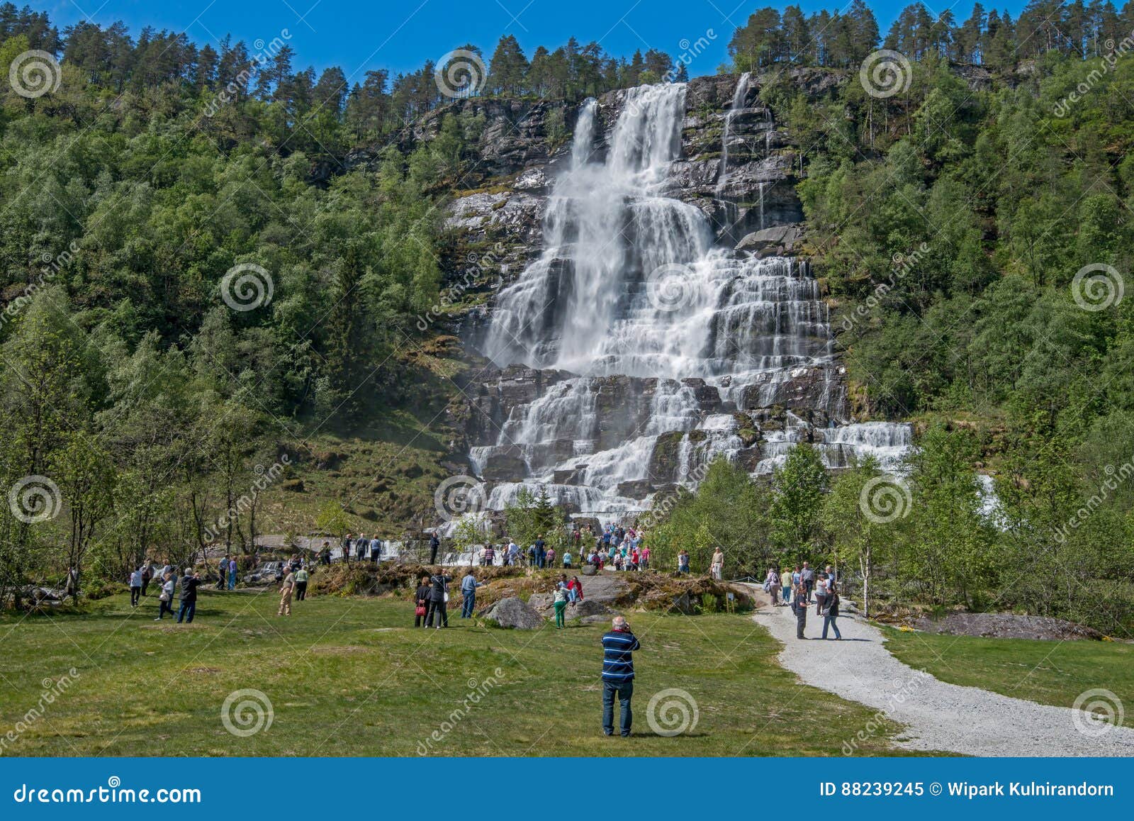 Tvindefossen waterfall editorial image. Image of europe - 88239245
