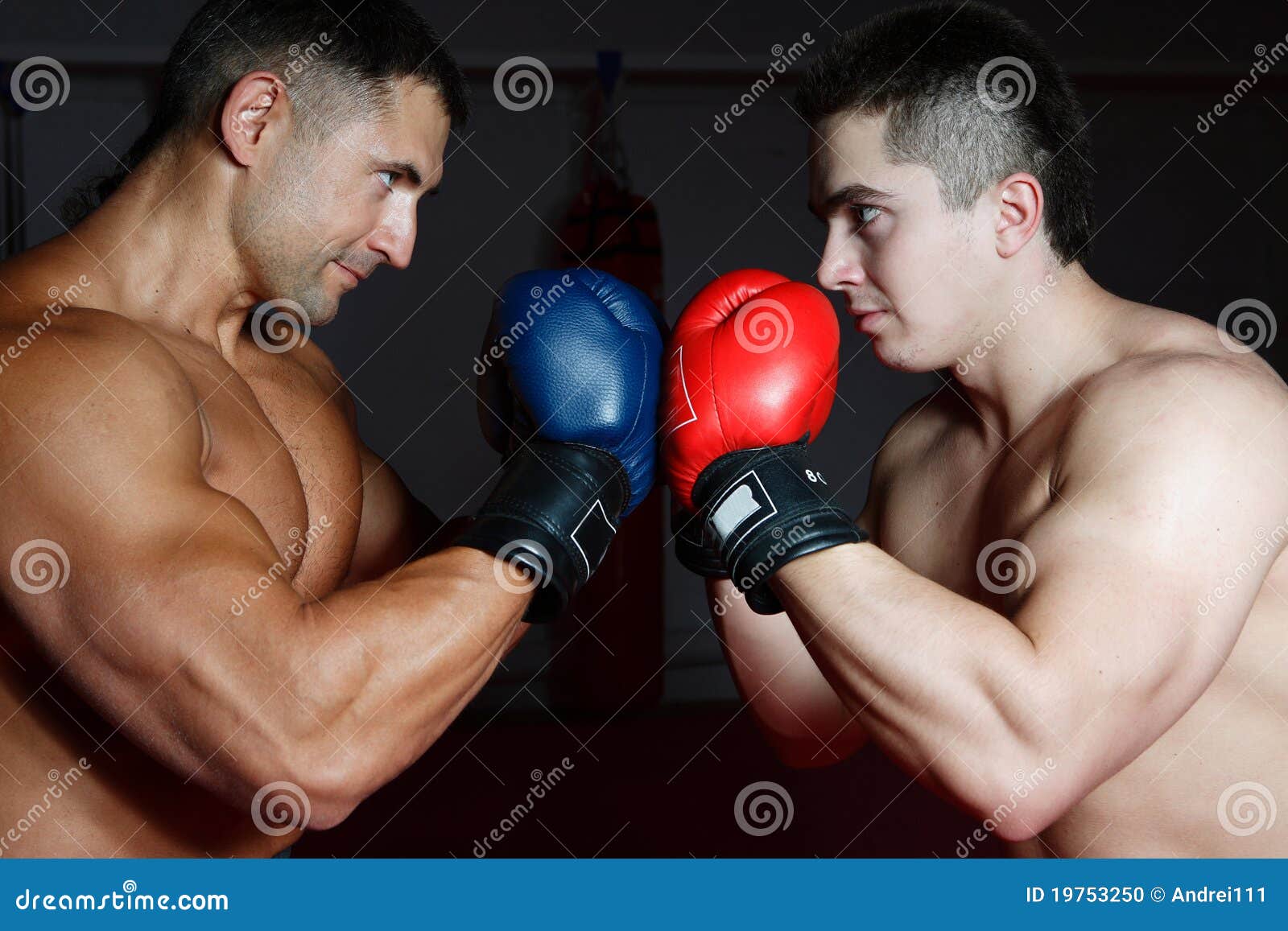 Twee boksers op een ring stock foto. Image of oefening - 19753250