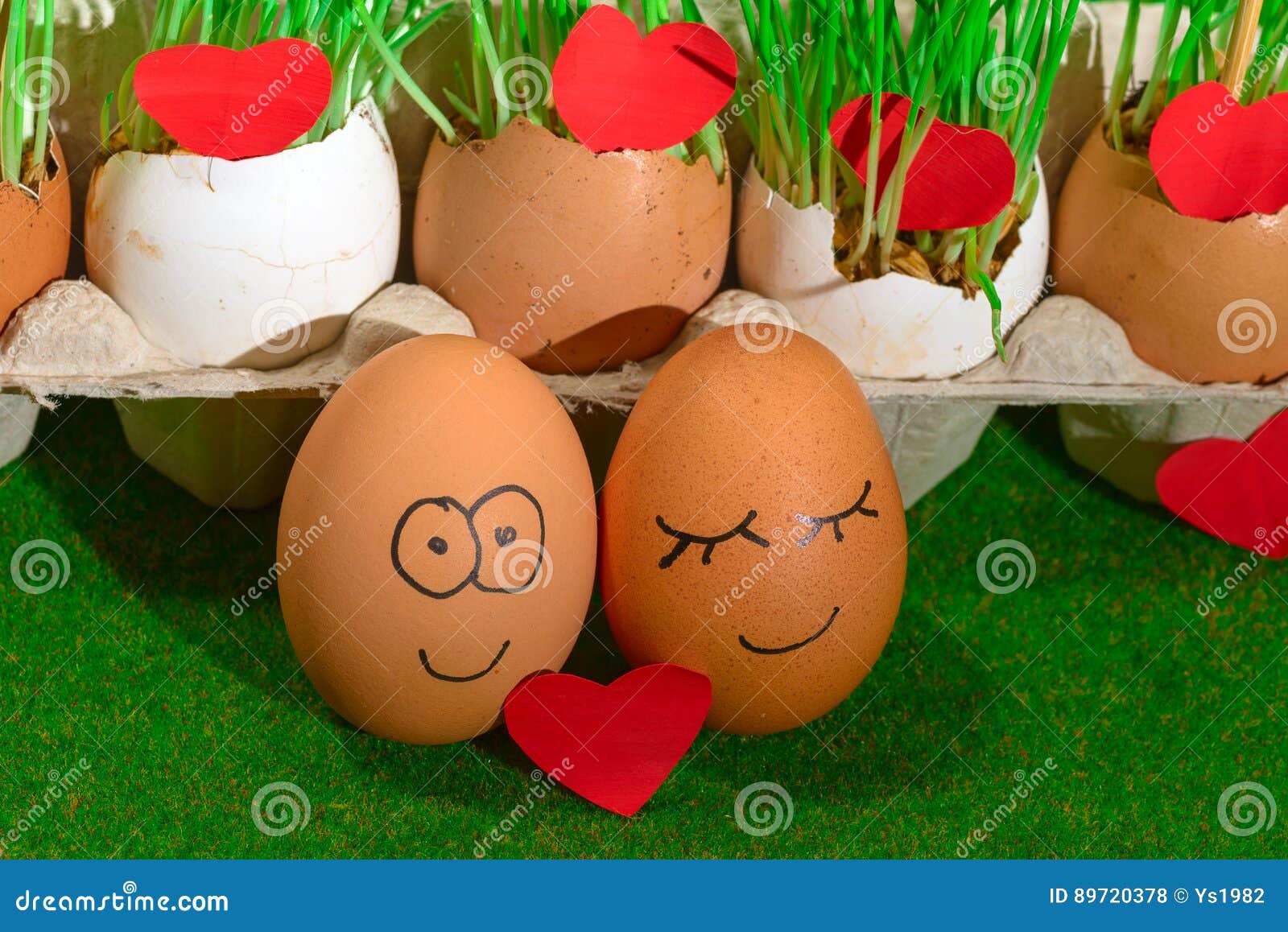 Twee Grappige Eieren Die Pasen Vieren Stock Foto - Image of groep ...