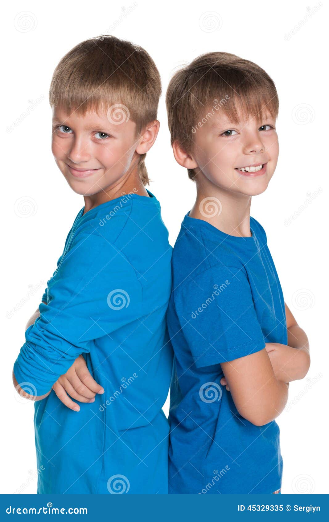 Twee knappe jonge jongens stock afbeelding. Image of gelukkig - 45329335