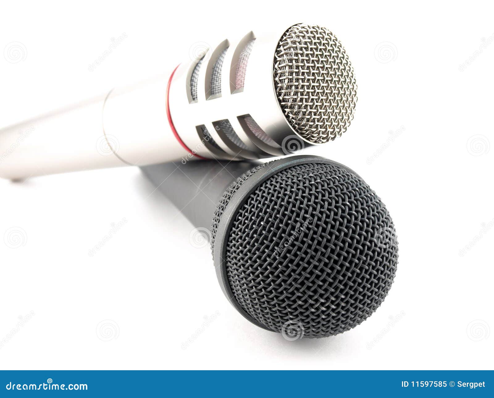 Twee microfoons stock afbeelding. Image of beeld, muzikaal - 11597585