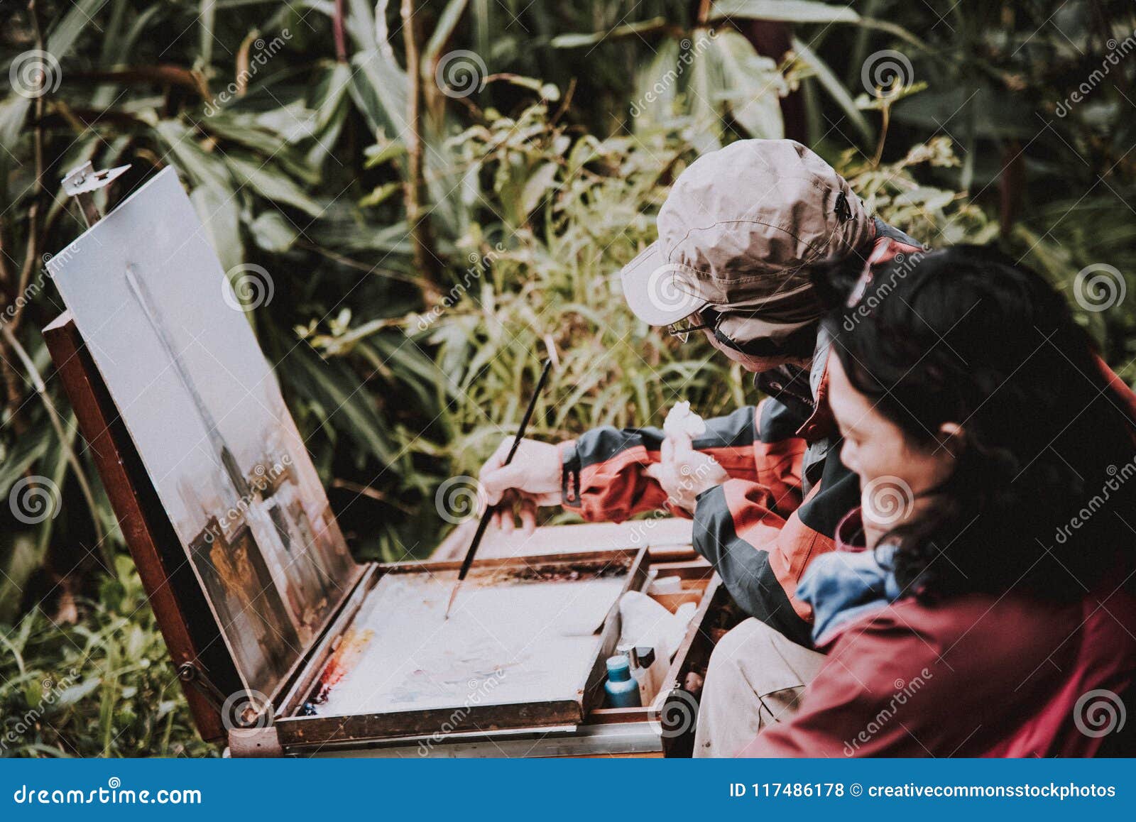 Twee Personen Die Kunst Schilderen Picture. Image: 117486178