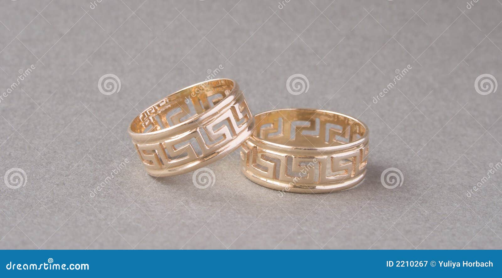 Twee ringen stock afbeelding. Image of hart, symbool, glanzend - 2210267