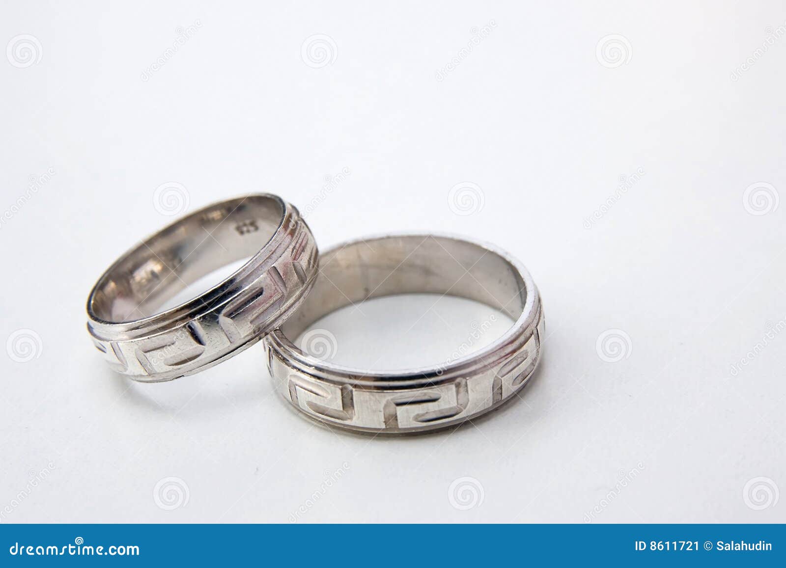 Twee ringen stock afbeelding. Image of begrip, ring, voorstel - 8611721
