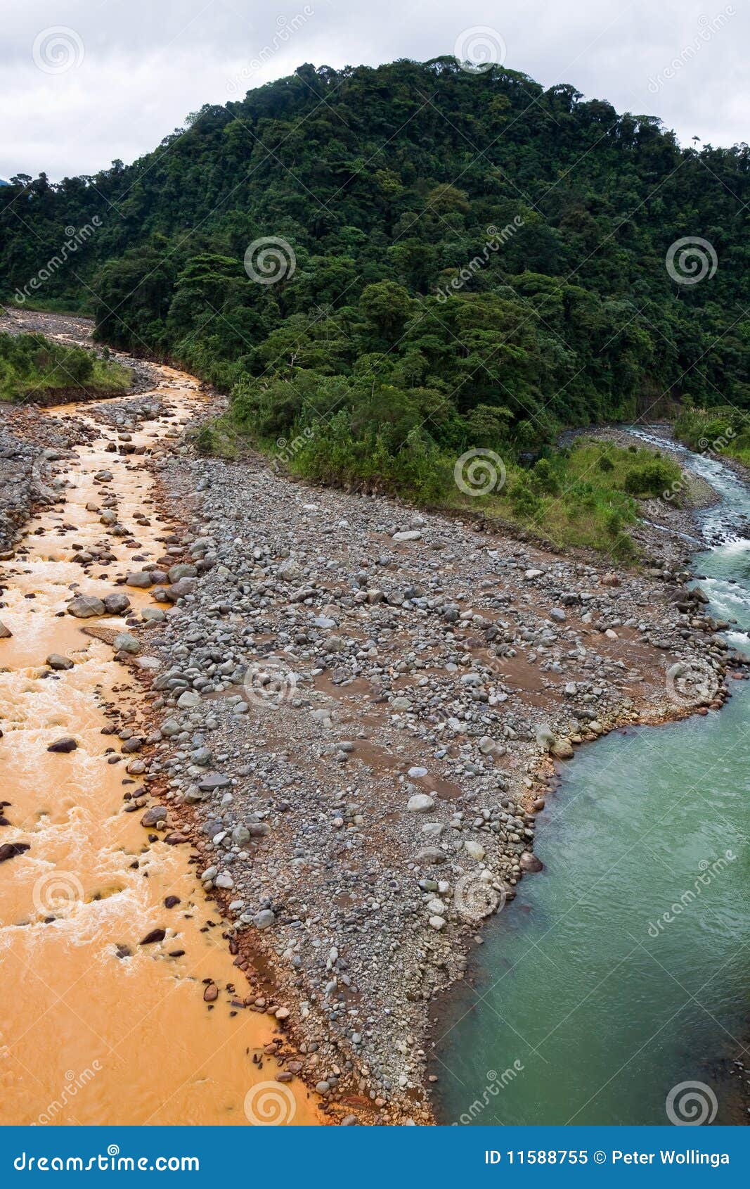Twee Rivieren Die Samen in Mengen Stock Afbeelding - Image of water ...