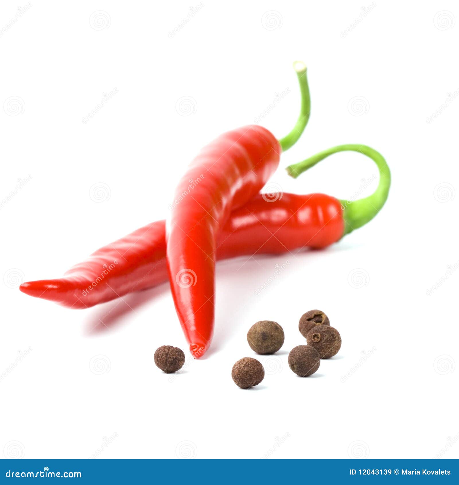 Twee Rode Cayennepeper En Zwarte Peper Stock Afbeelding - Image of nave ...