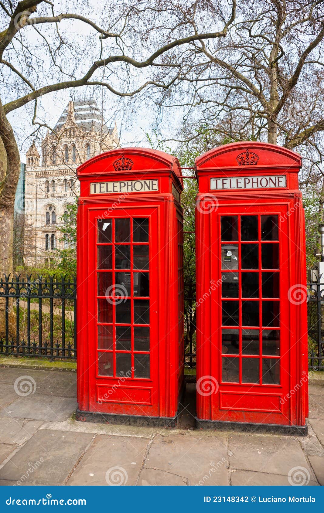 Twee Rode Telefooncel, Londen, Het UK. Stock Foto - Image of cabine ...