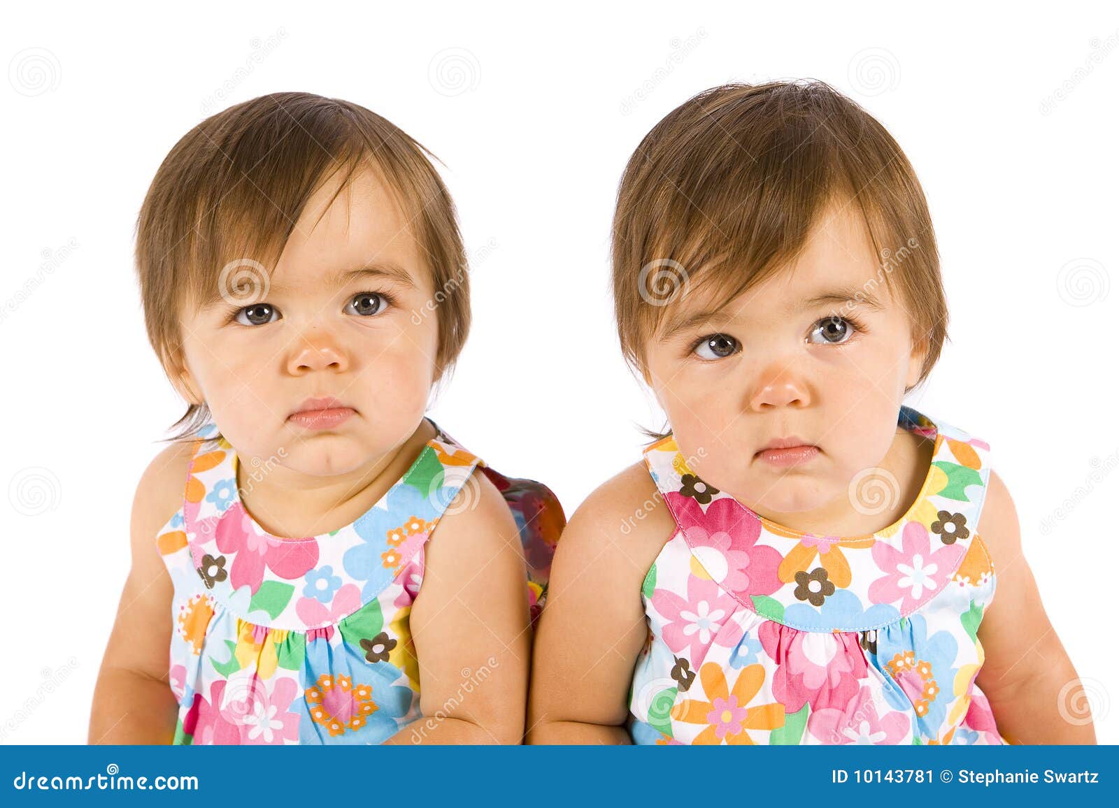 Tweeling babys stock afbeelding. Image of levensstijl - 10143781