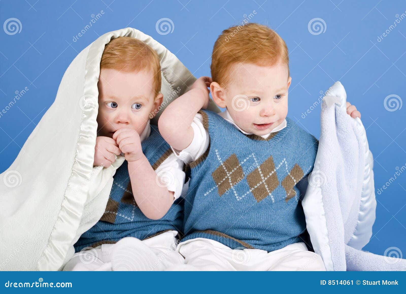 Tweelingen stock afbeelding. Image of dekens, slim, studio - 8514061