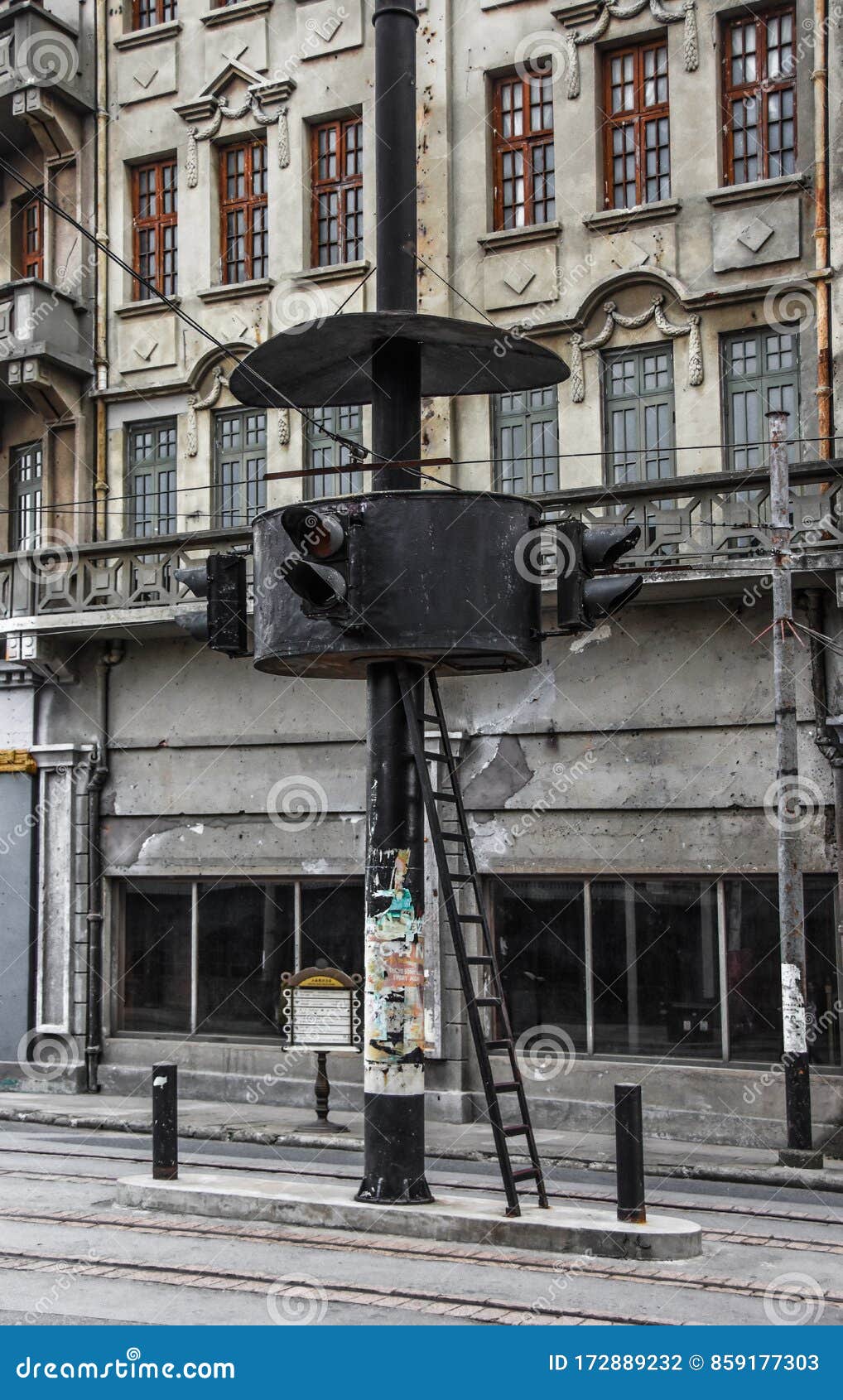 Old traffic light editorial photography. Image of century - 172889232