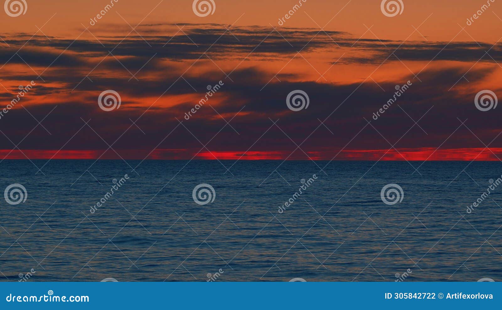 Twilight Pink and Purple Colors. Dramatic Sunset Cloudy Sky Background ...