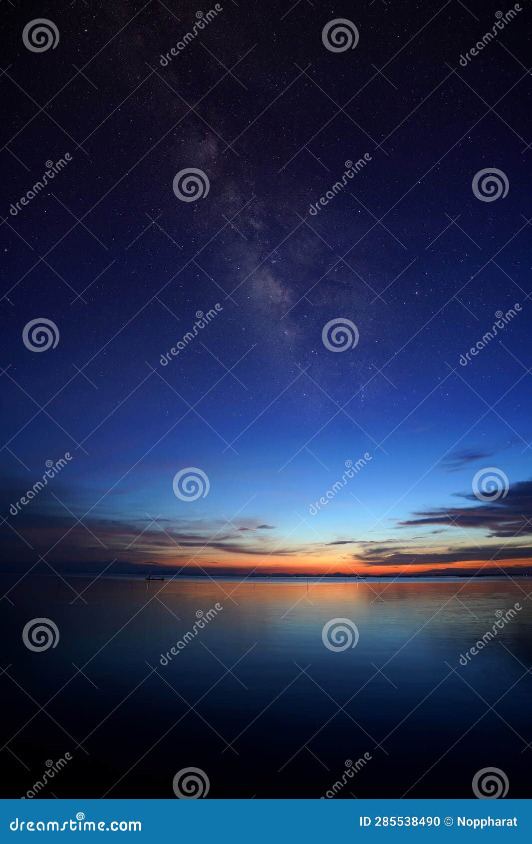 The Twilight Sky with Star at the Lake Stock Photo - Image of starry ...