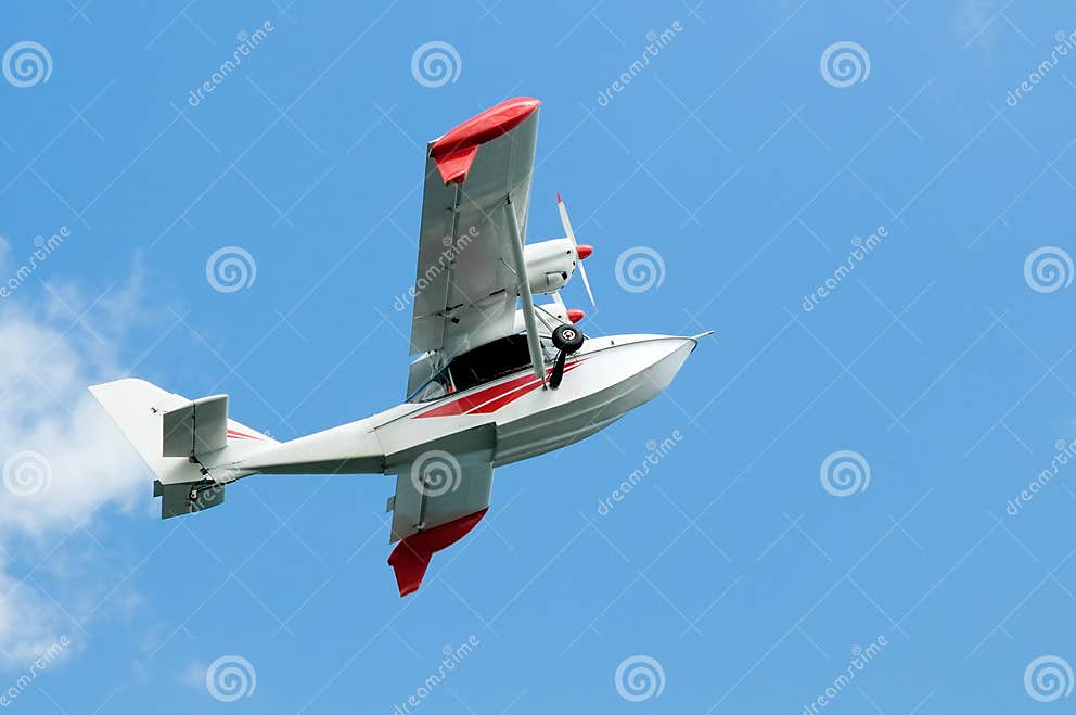 Twin-engine Light Hydroplane Stock Image - Image of soaring, small ...