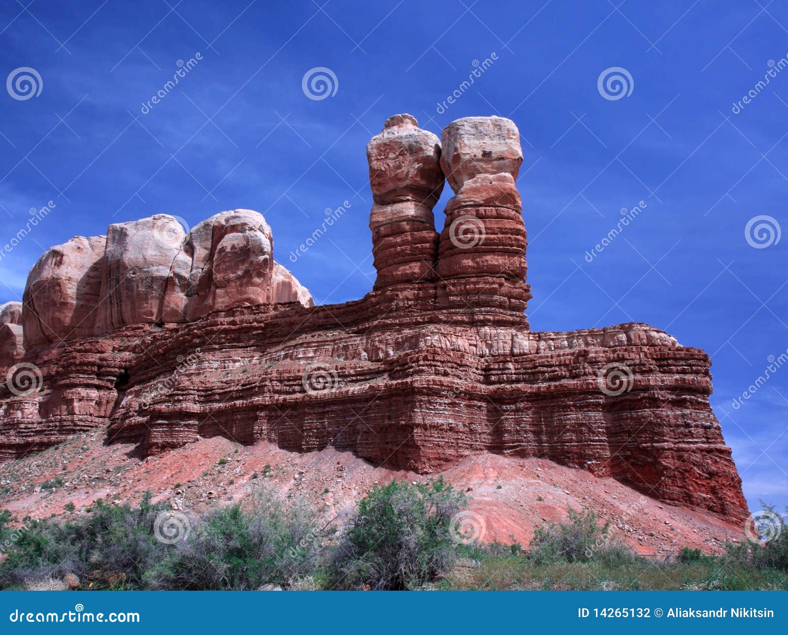 Twin Rocks in Utah stock photo. Image of twin, summer - 14265132