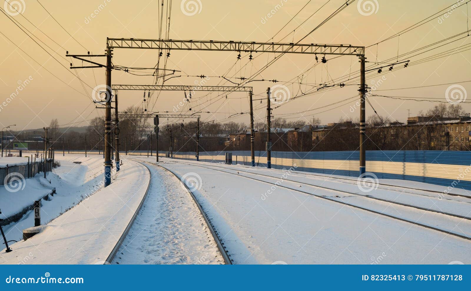 Twist on railroad stock image. Image of decoration, plant - 82325413
