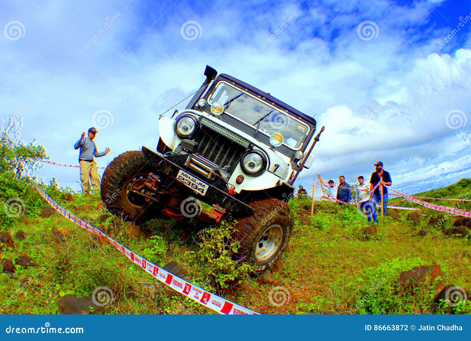Twist & Turn of a Jeep editorial photography. Image of driving - 86663872