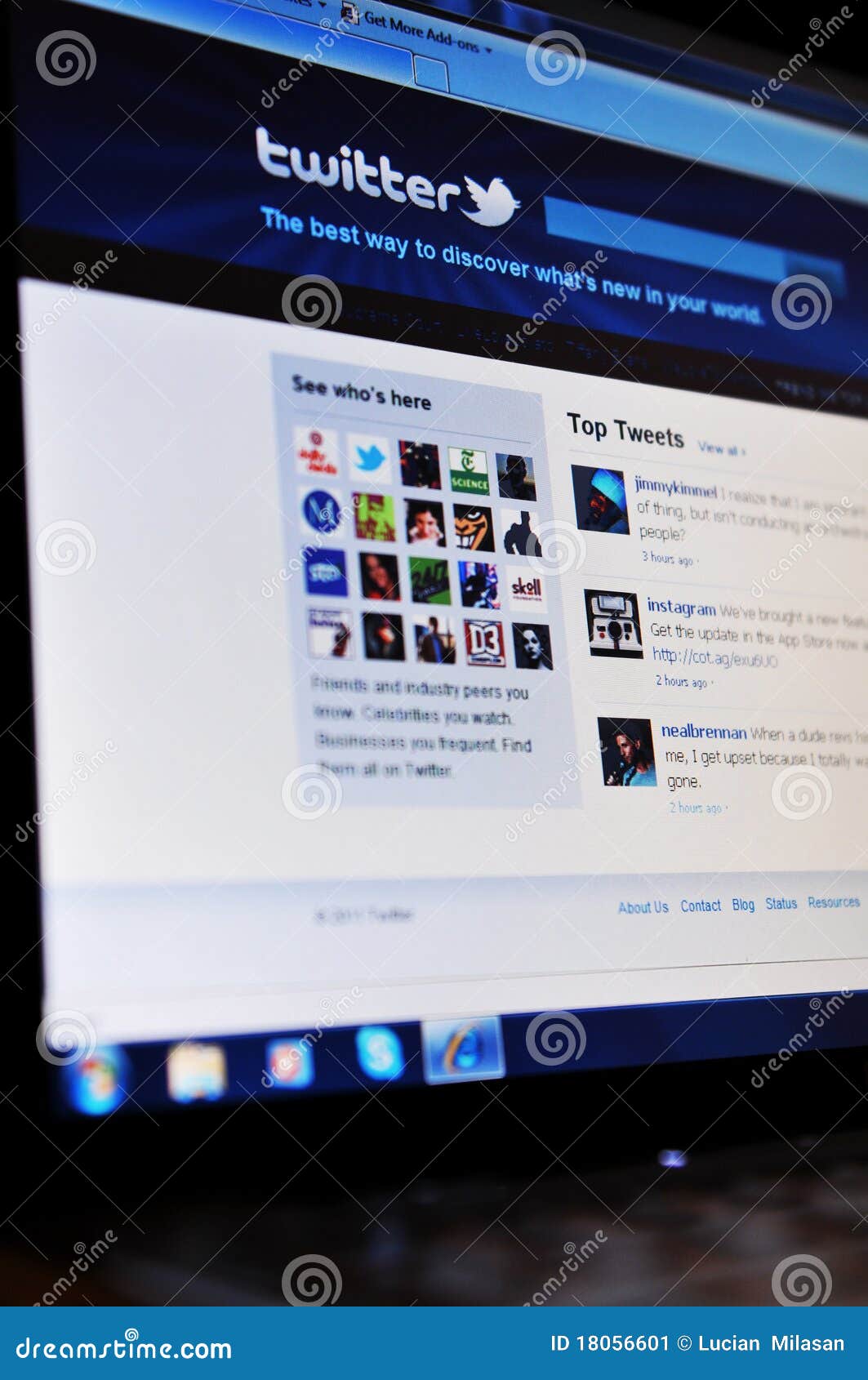 Twitter editorial photo. Image of connection, screen - 18056601