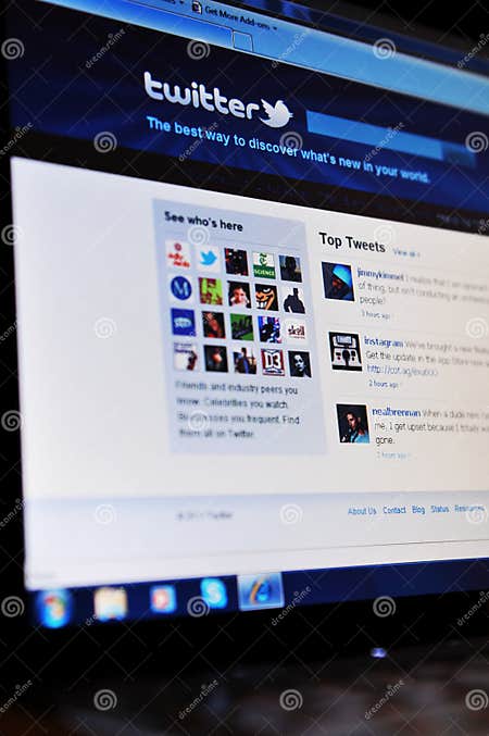 Twitter editorial photo. Image of connection, screen - 18056601