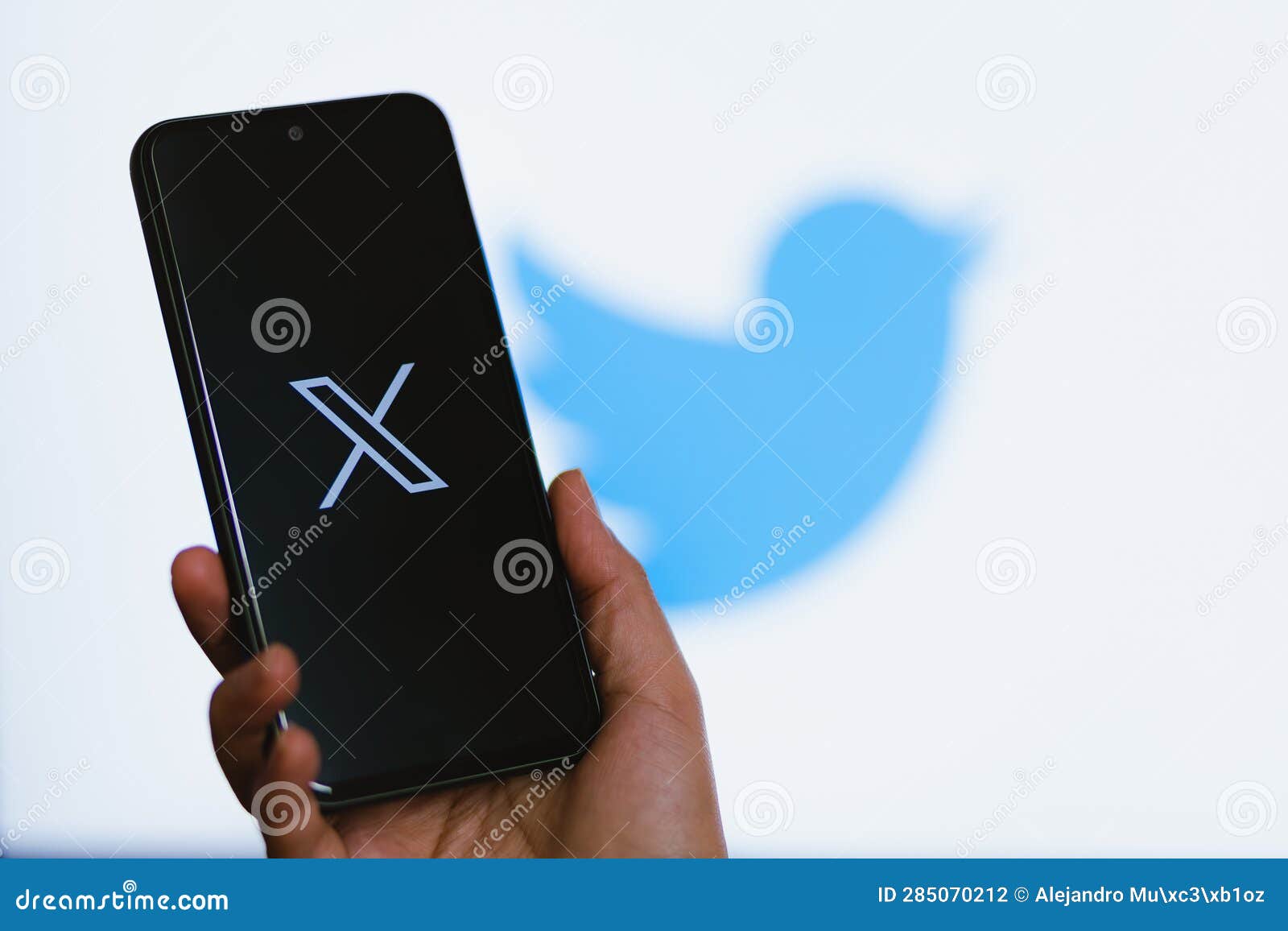 Twitter Changed the Logo of the Application with X. Editorial ...