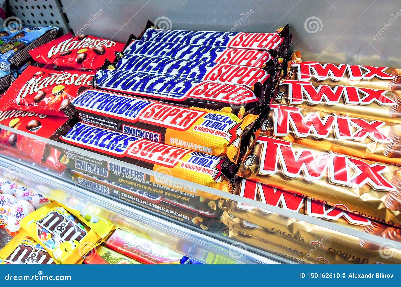 Twix and Snickers Chocolate Bars Editorial Image - Image of flavor ...