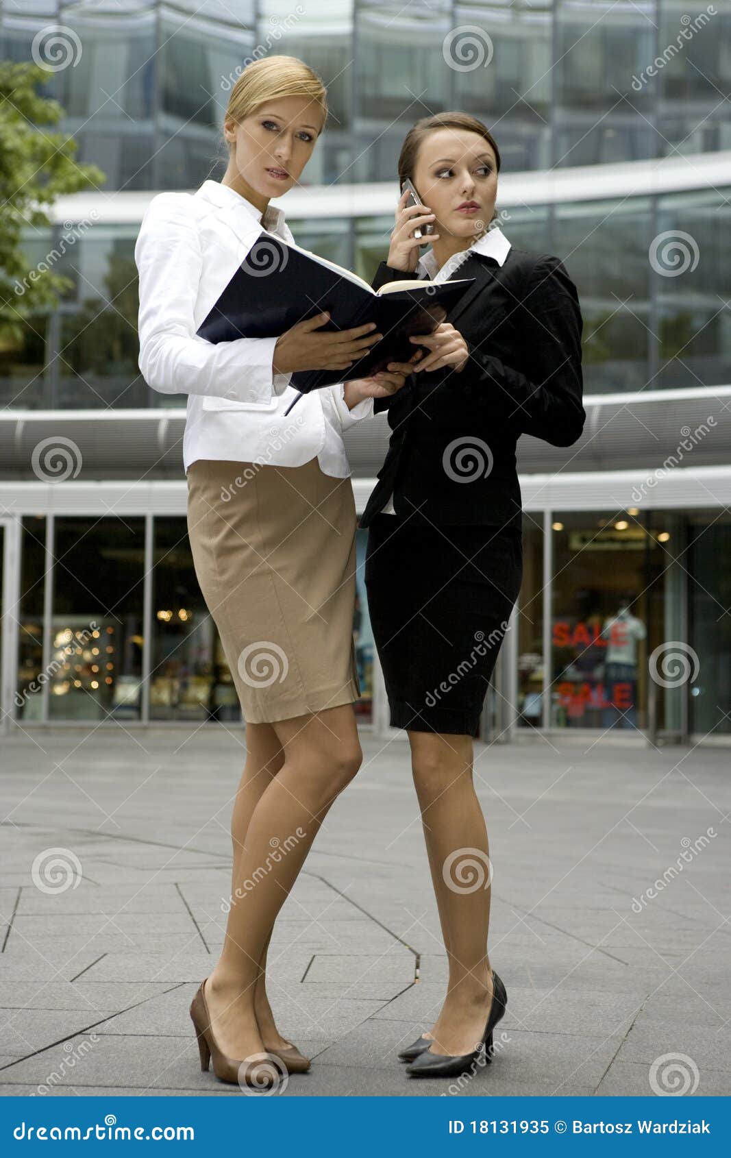 Two Attractive Businesswomen Stock Image - Image of mobile, enterprise ...