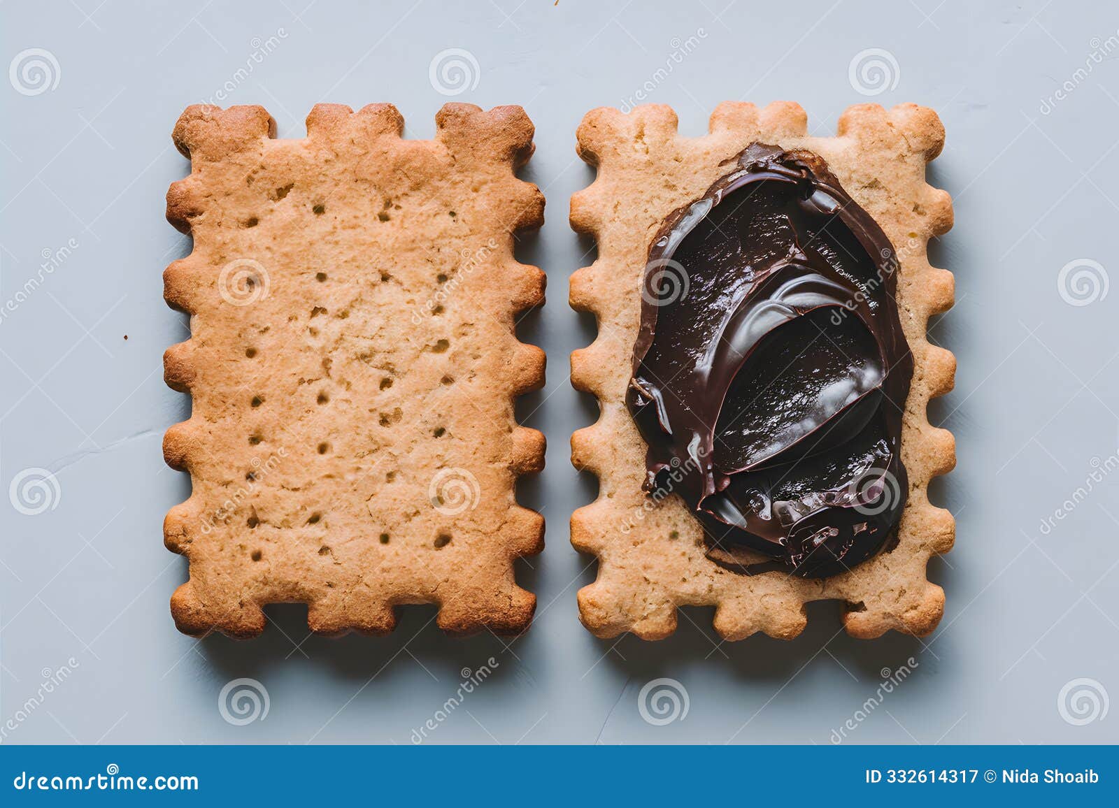 Double Scalloped Speech Bubbles In Black And White Vector Illustration ...