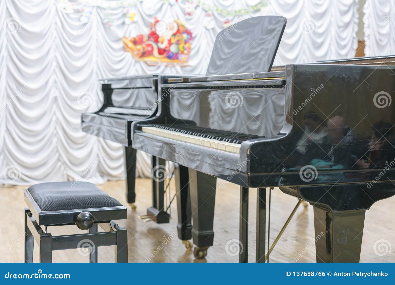 Grand Pianos Royalty-Free Stock Photography | CartoonDealer.com #32395805