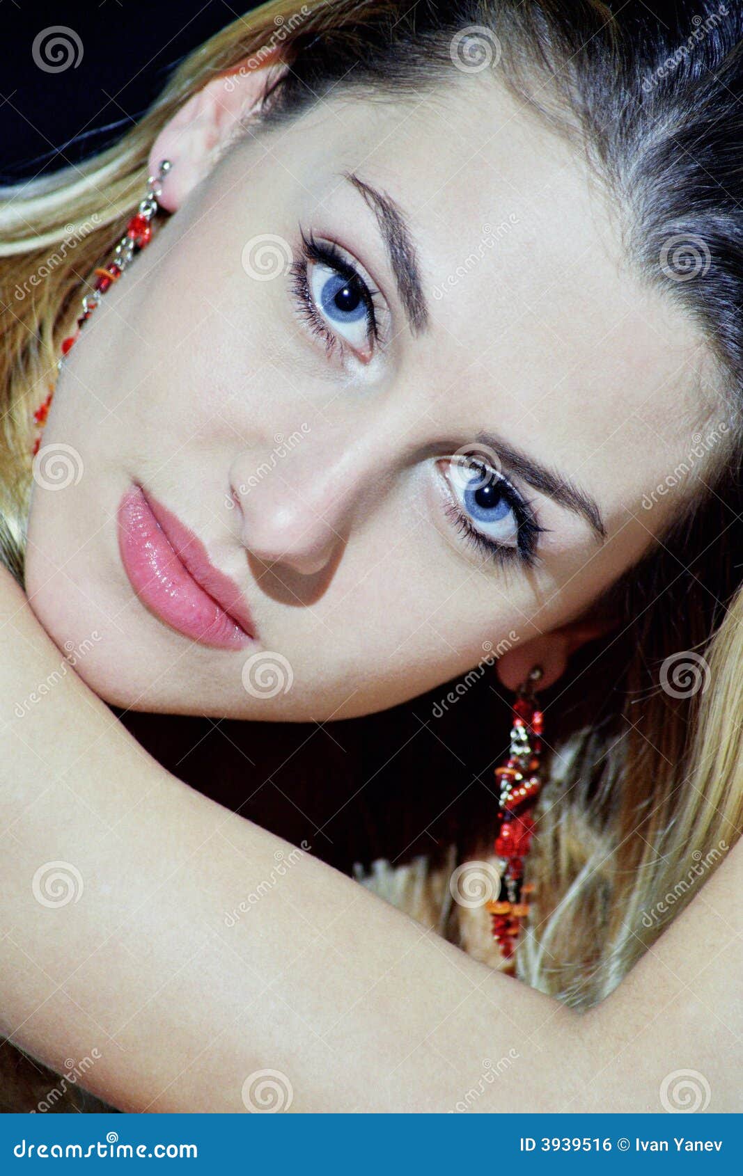 Two blue eyes stock photo. Image of glamour, happiness - 3939516