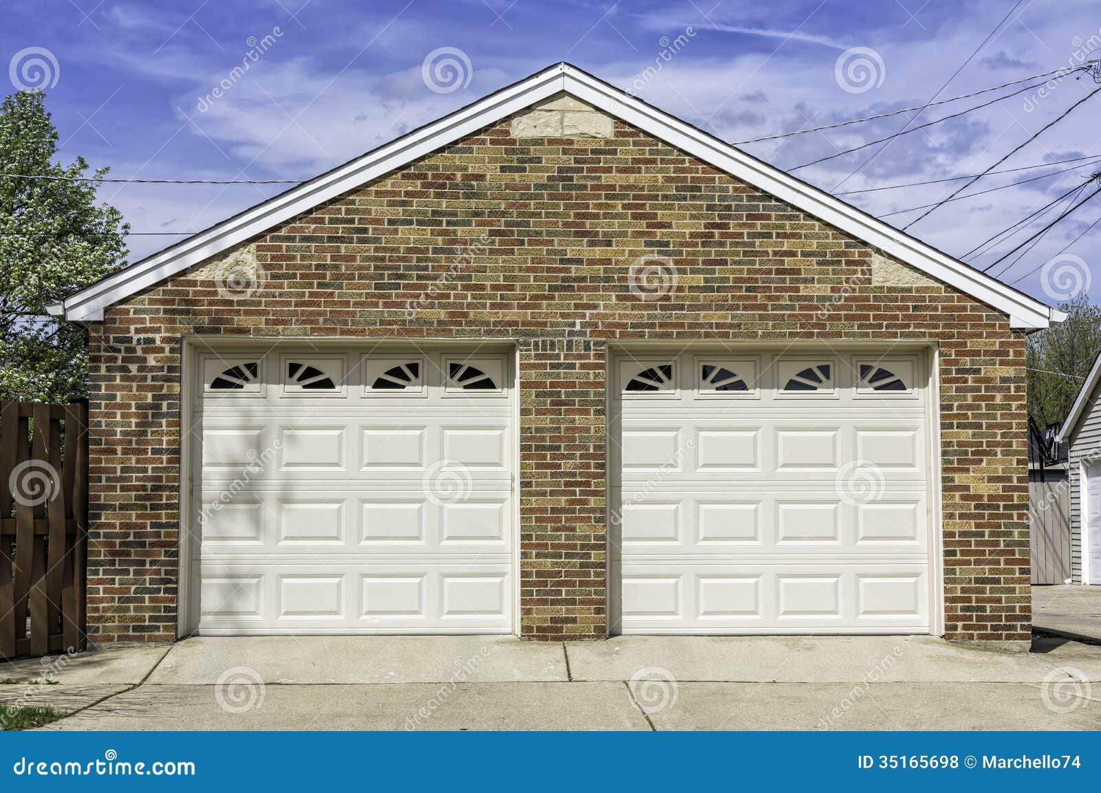 Luxury Brick 3 Car Garages