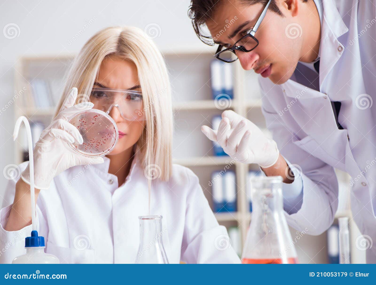 Two Chemists Having Discussion in Lab Stock Image - Image of ...