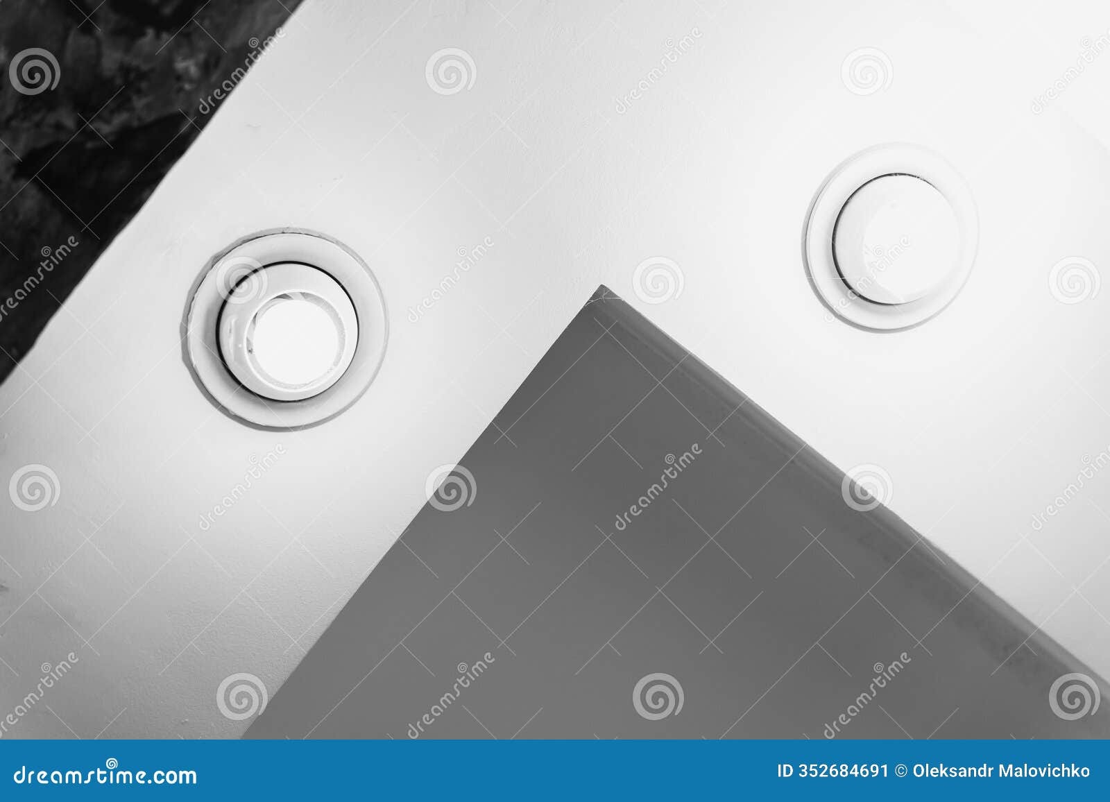 Unique Architectural Lighting Design Featuring Installed Ceiling ...