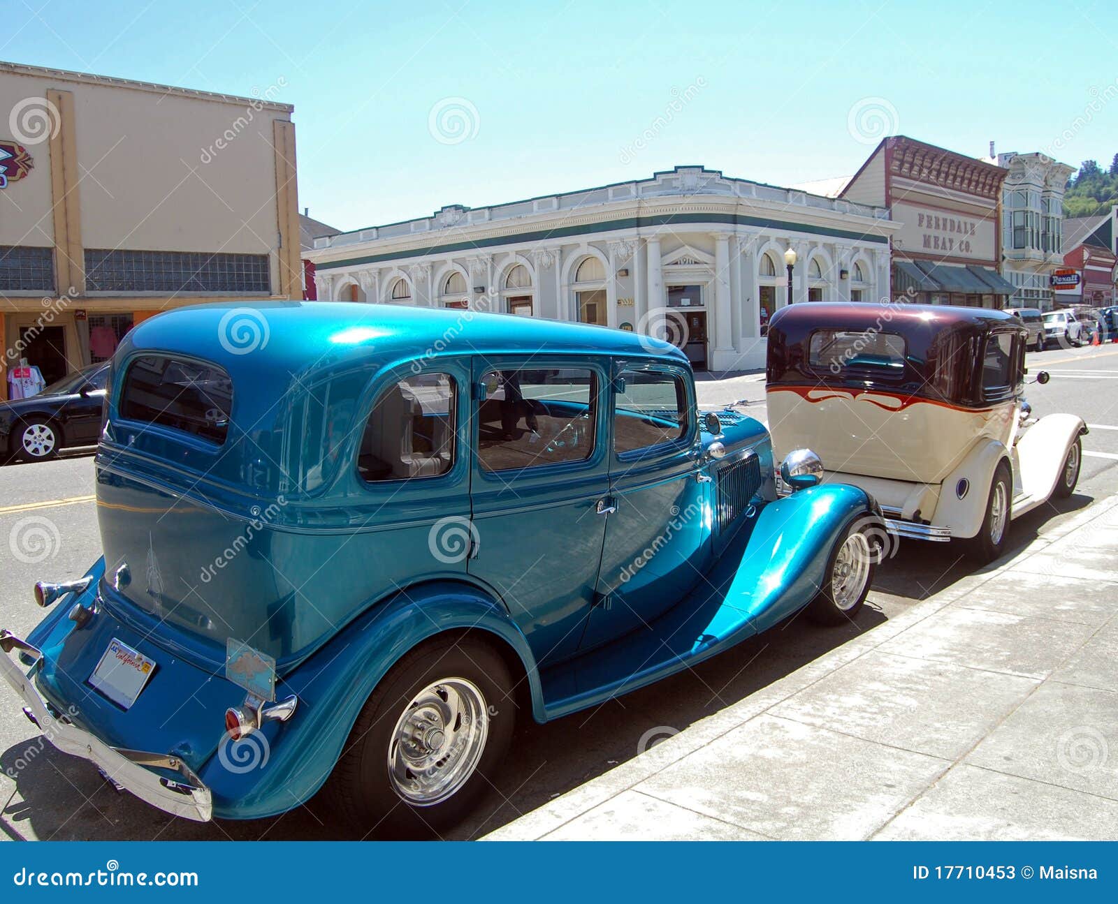 Two classic cars editorial stock photo. Image of town - 17710453