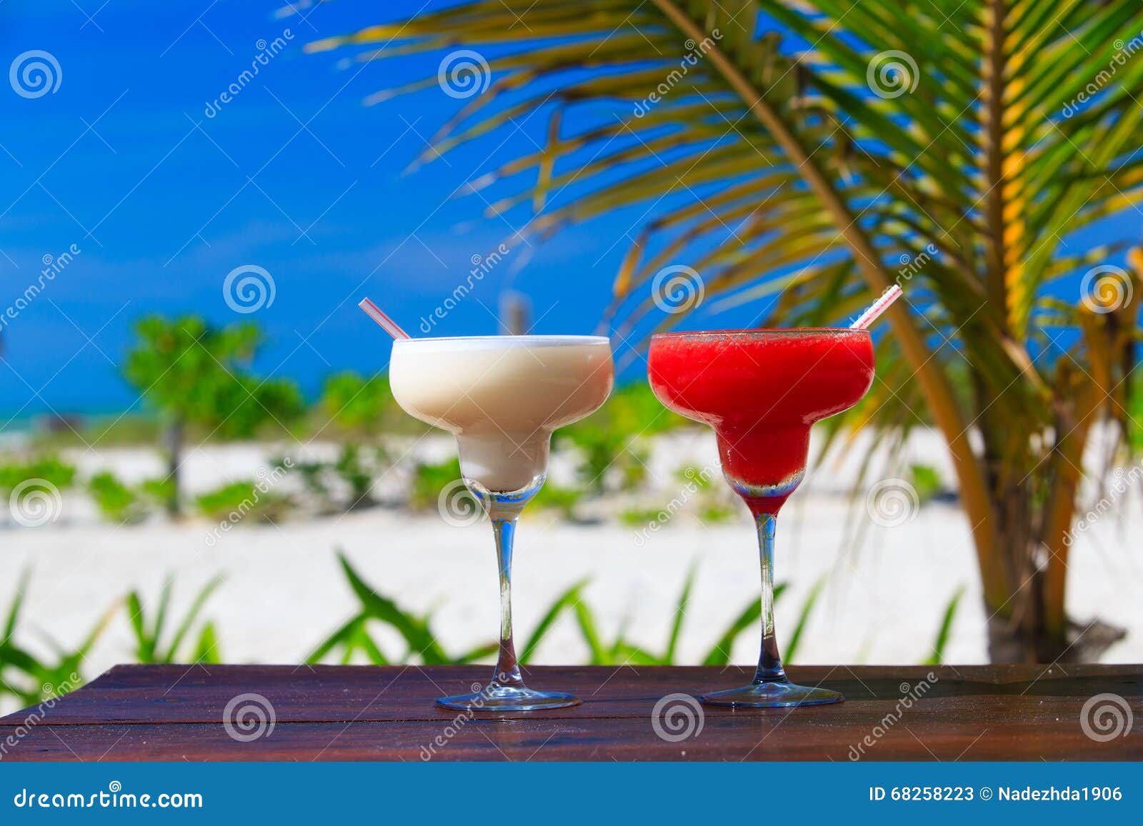 Two Cocktails on Luxury Tropical Beach Stock Image - Image of detox ...