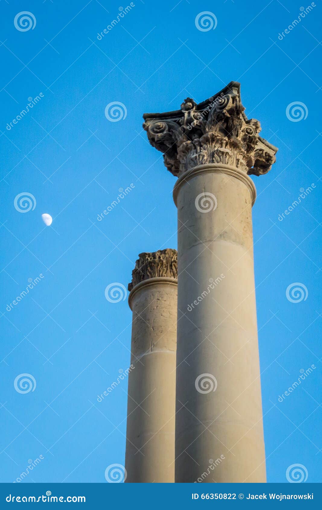 Two Corinthian column editorial photography. Image of history - 66350822