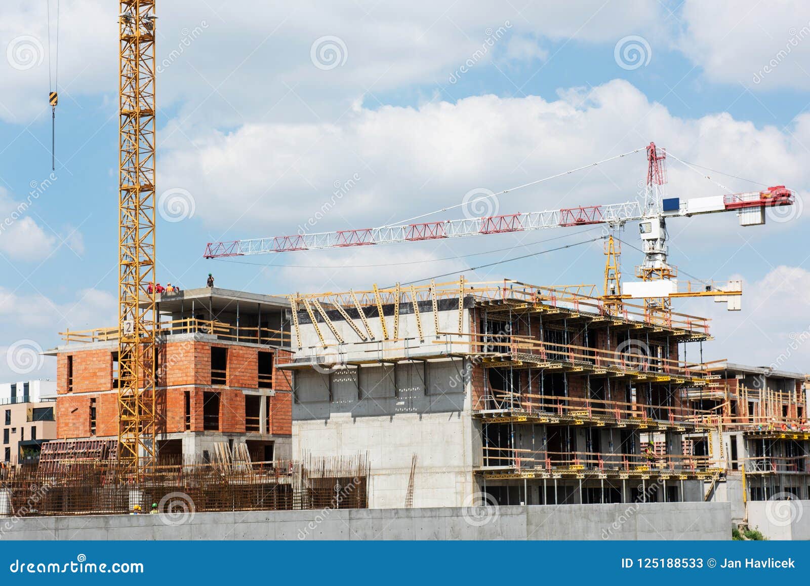 Two Crains on a New Building Stock Image - Image of city, center: 125188533