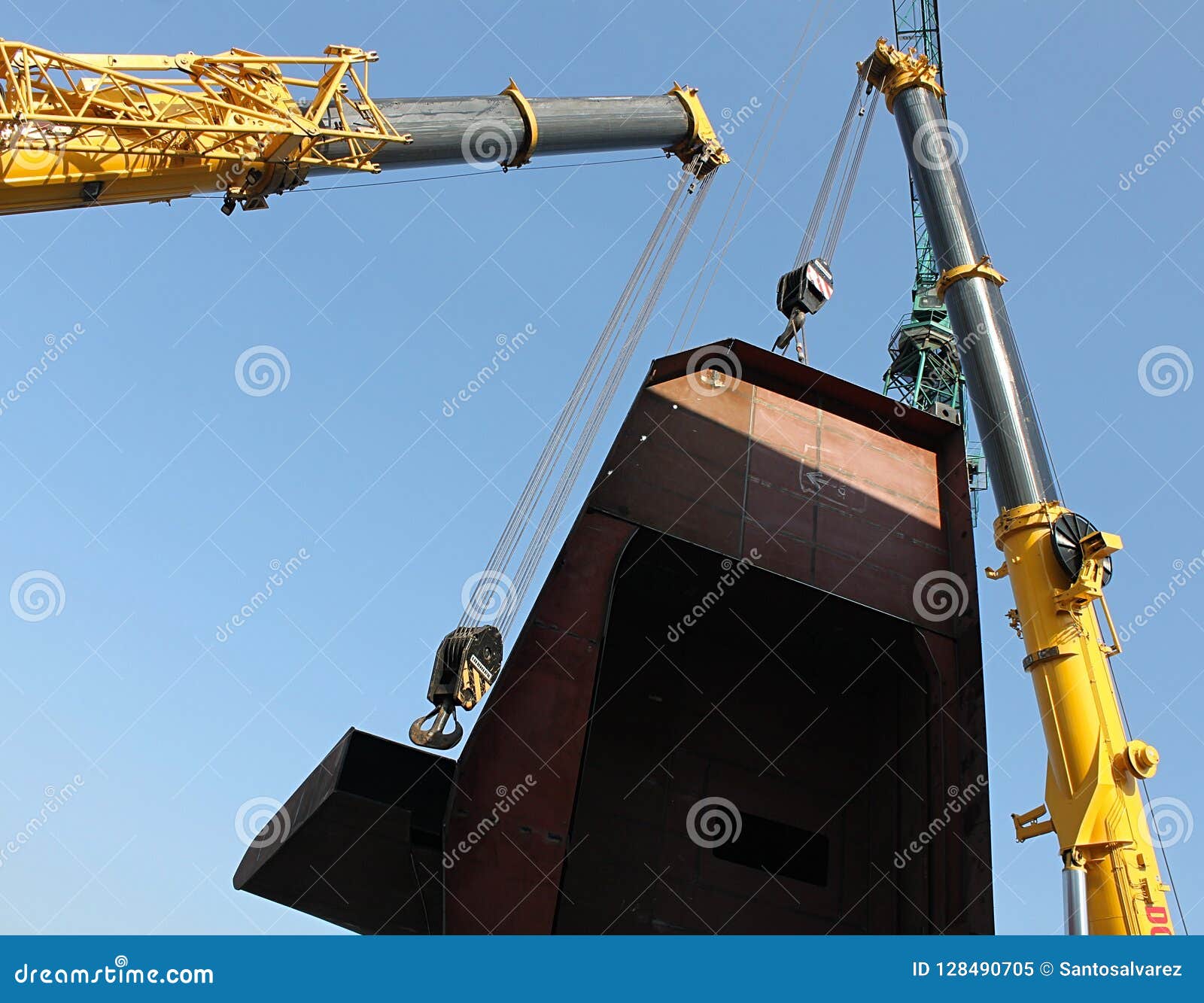Two cranes editorial image. Image of vessel, ship, wharf - 128490705