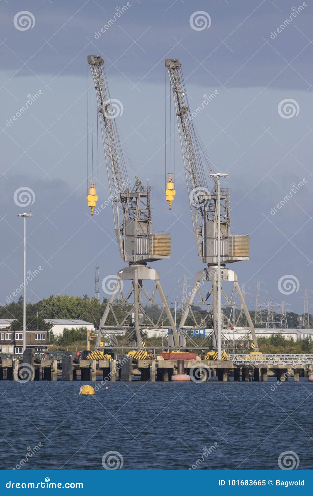 Two Dock Side in Southampton Stock Image - Image of cargo, trade: 101683665