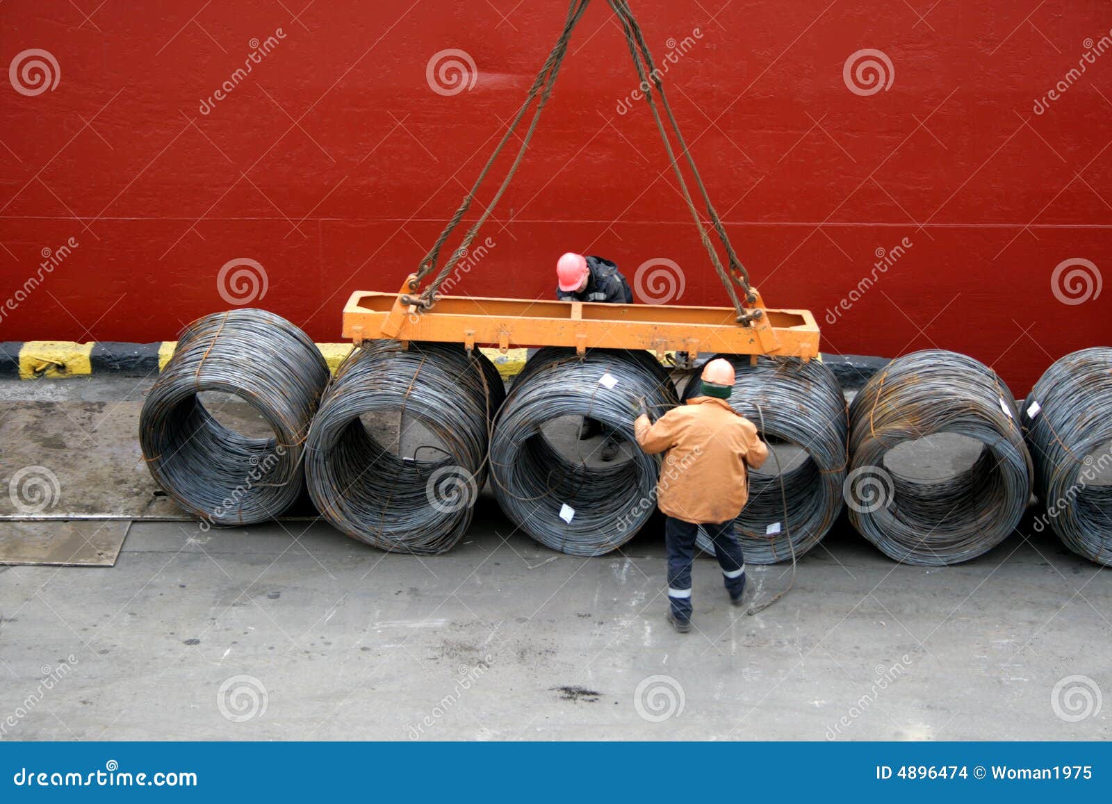 323 Port Dockers Loading Cargo Stock Photos - Free & Royalty-Free Stock ...