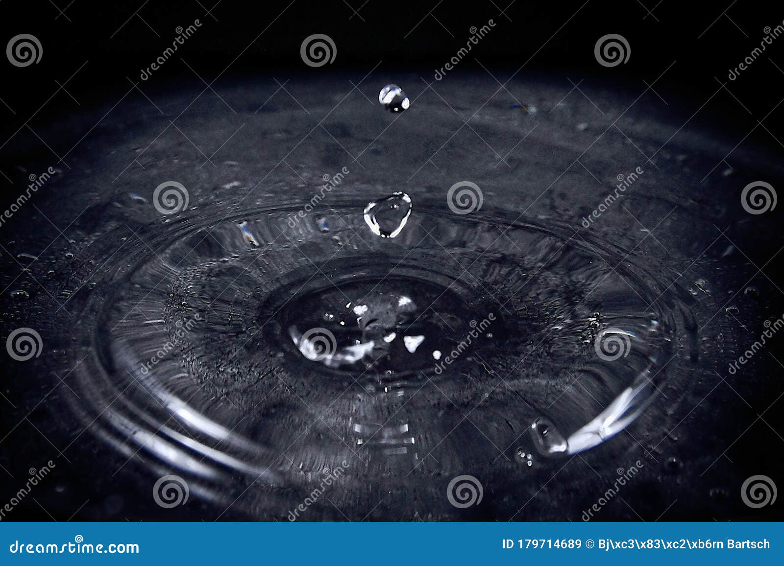 Two Floating Drops of Water Stock Image - Image of drip, darkness ...