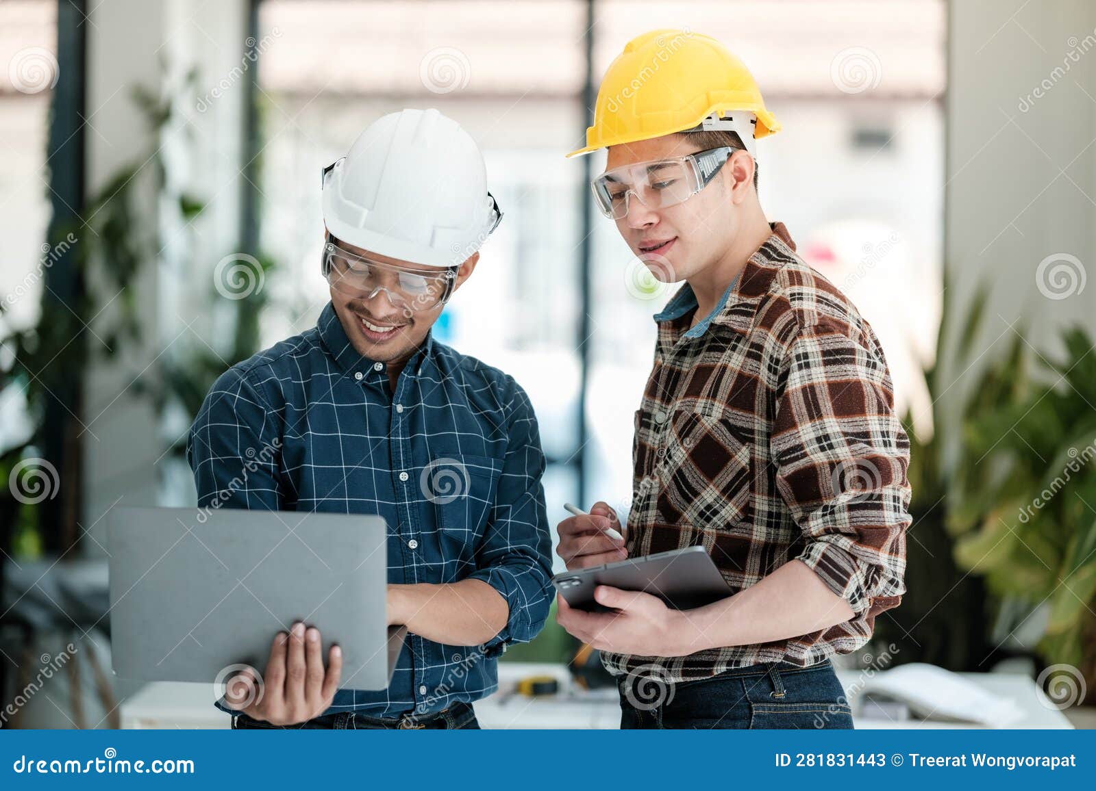 Two Engineers Discussion and Planning about Project. Brainstorming of ...