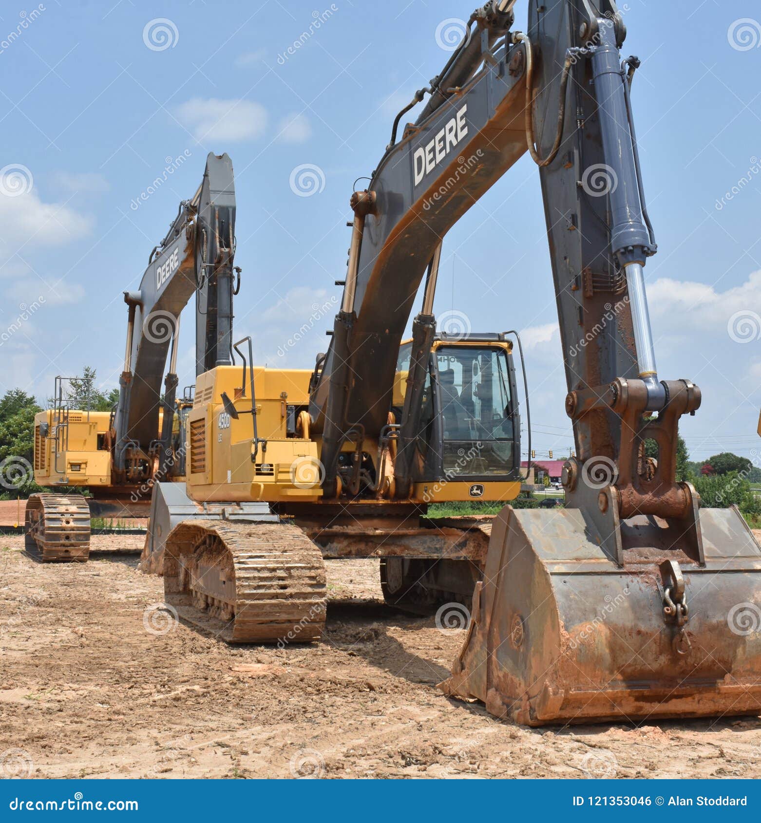Excavators Lined Up in a Row Editorial Photo - Image of cylinder, lined ...