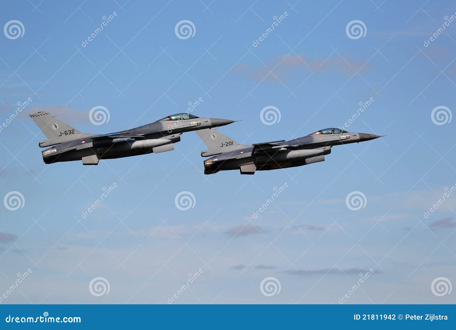 Two F-16 Fighter Jets in Formation Editorial Photography - Image of ...