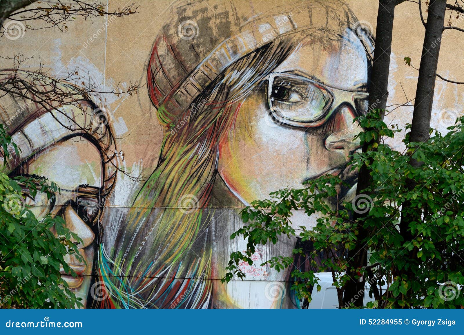 Two face of girls graffiti editorial image. Image of berlin - 52284955