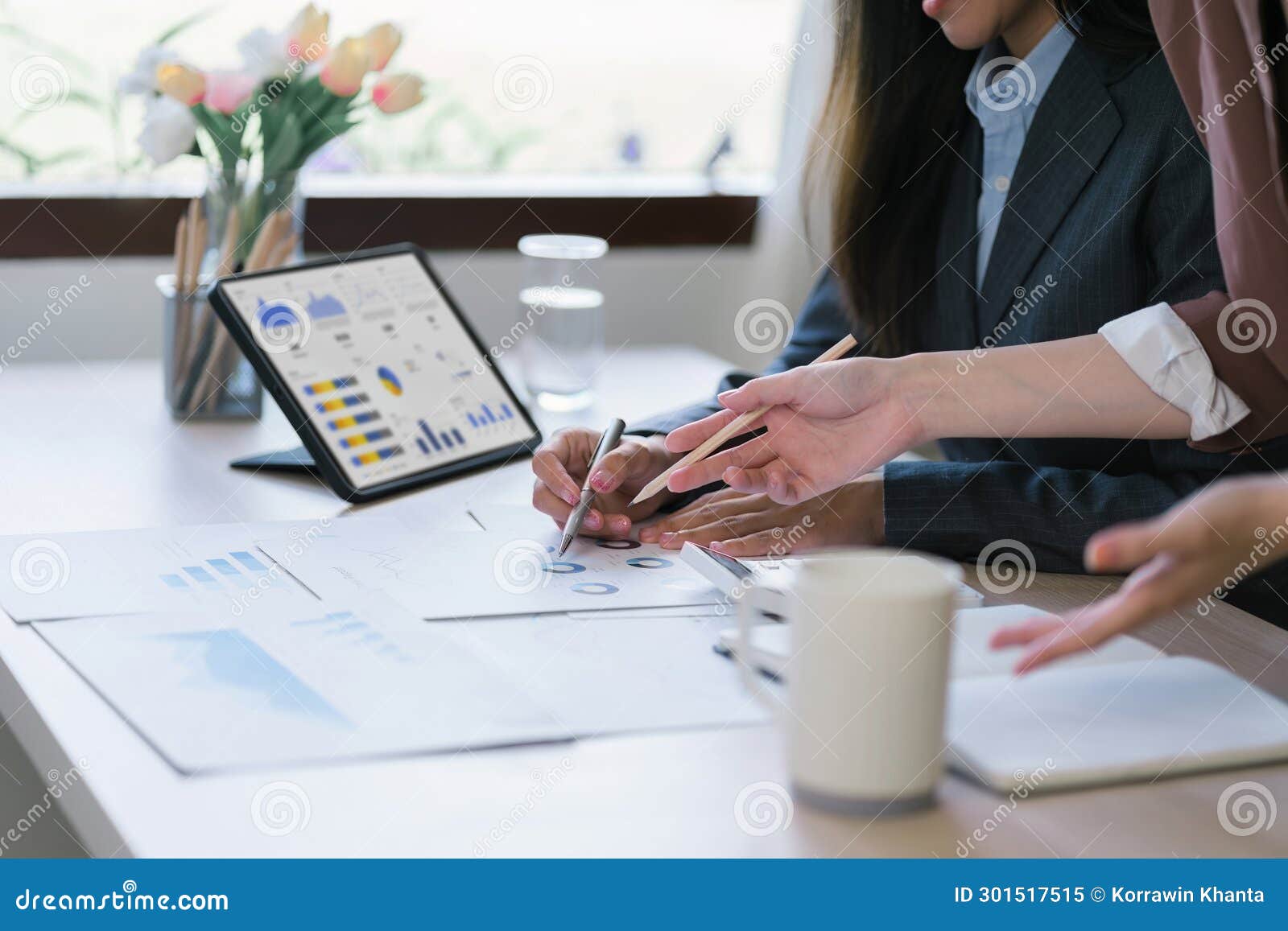 Two Female Advisor Financial Business Analytics Using Data Dashboard ...